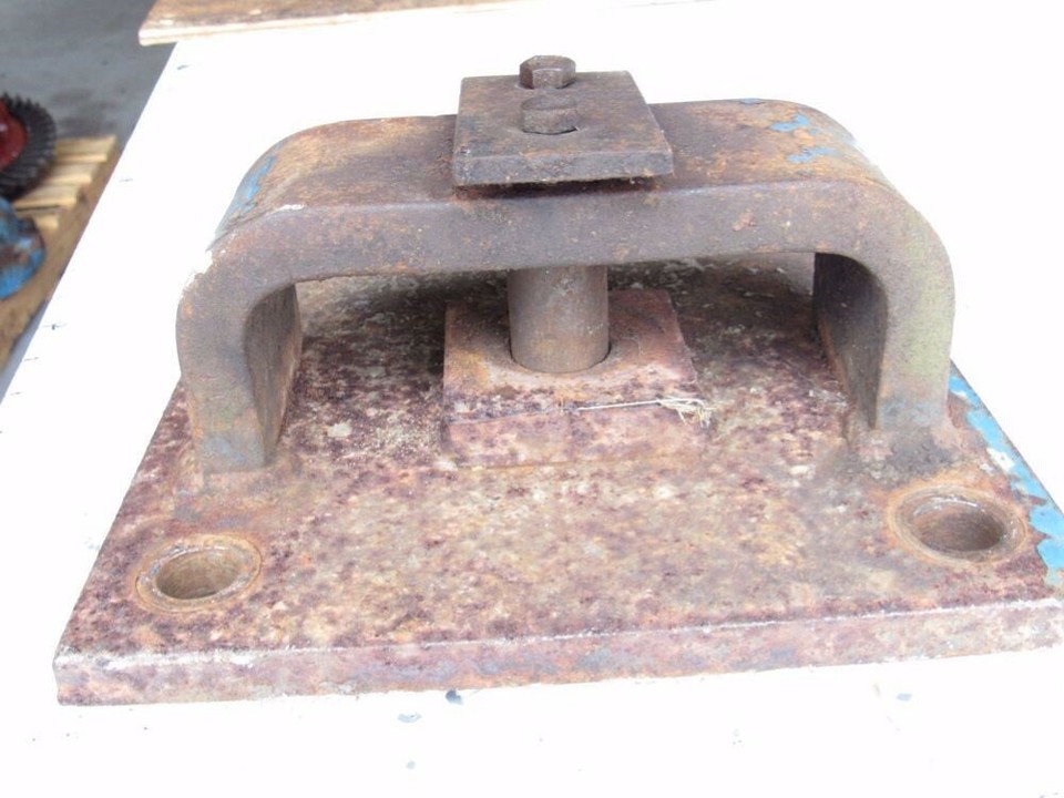 Ford C9NN802A Swinging Drawbar Hitch Clevis Support 8600 Tractor ...