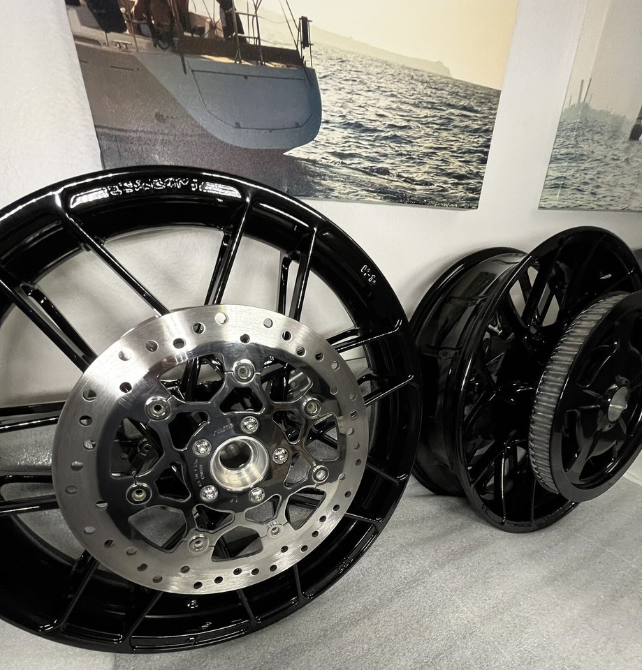 Harley 2024 CVO FUGITIVE Touring STREET GLIDE black Wheels OEM HD Rims ...