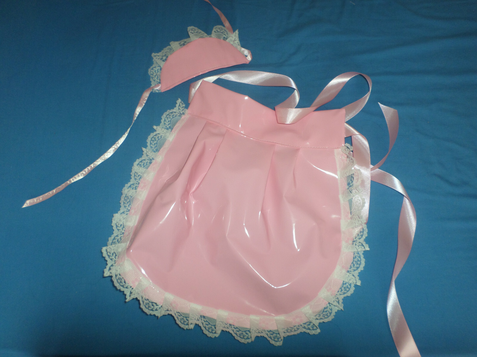 PRETTY FETISH GLOSSY THICK PINK PLASTIC APRON FRILLY LACE EDGE ONE SIZE ...