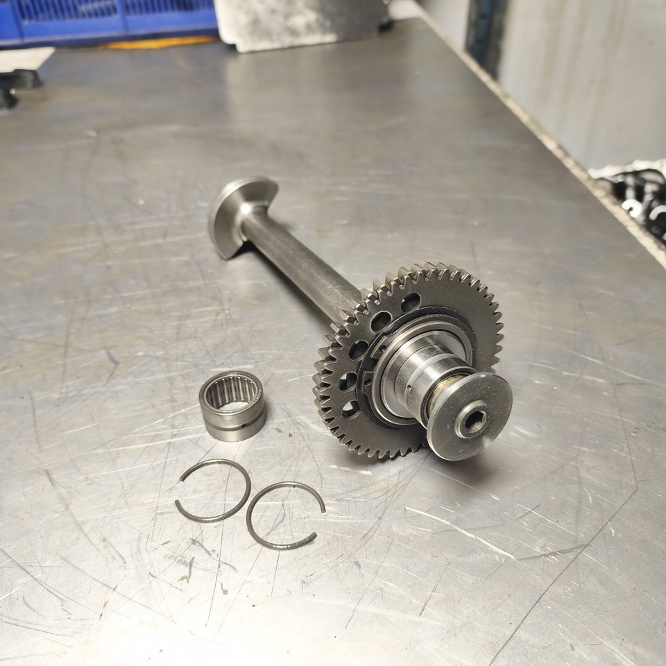Triumph Sprint ST 1050 Engine Crankshaft Crank Balance Weight Shaft ...