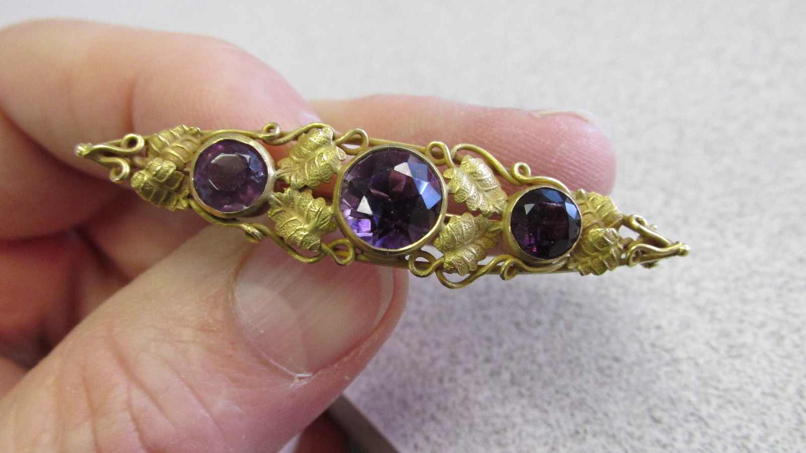 Beautiful Art Deco Amethyst Pin 14k Gold Ornate Motif… - Gem