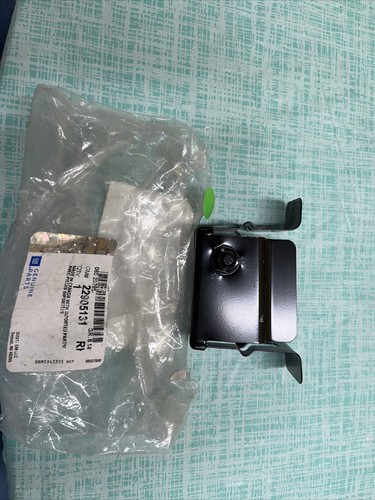 GM OEM-Fender Upper Bracket Right 22905131 | eBay
