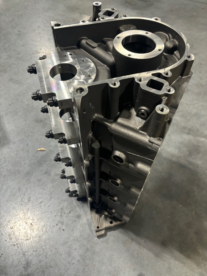BRAND NEW NASCAR R07 Engine Block in the crate, NOT used or cycled out ...