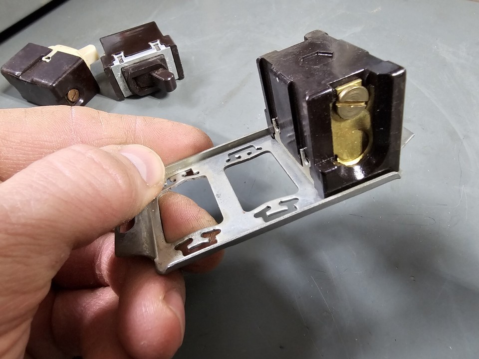 Vintage Despard Brown Ivory Toggle Light Switch Plate 3 Way Lot | eBay