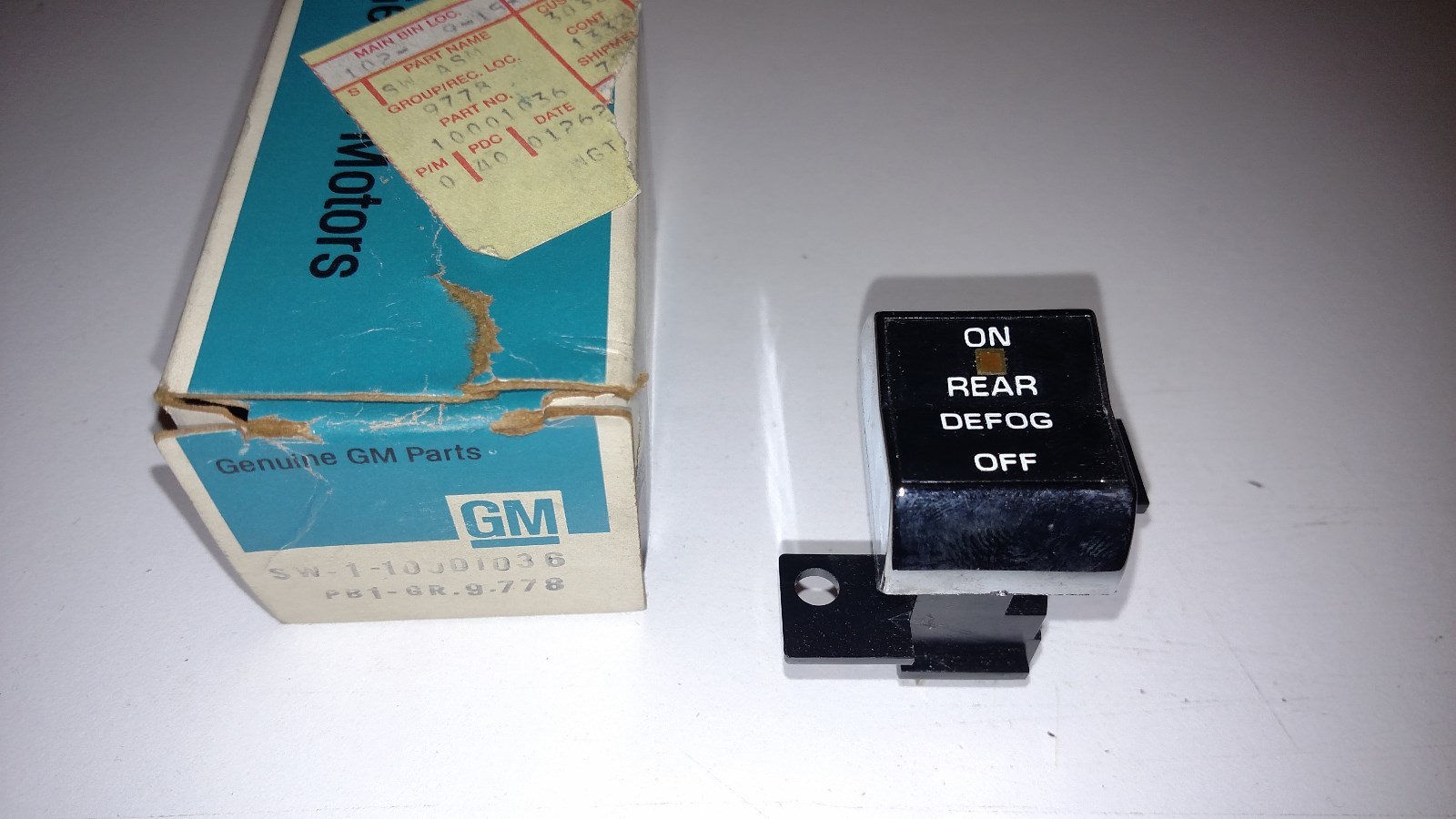 GM 1978 - 1980 Pontiac Electric Rear Window Defogger Switch NOS Part ...