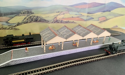 N Gauge Railways~Metcalfe~Island Platform Station with Seats & People ...