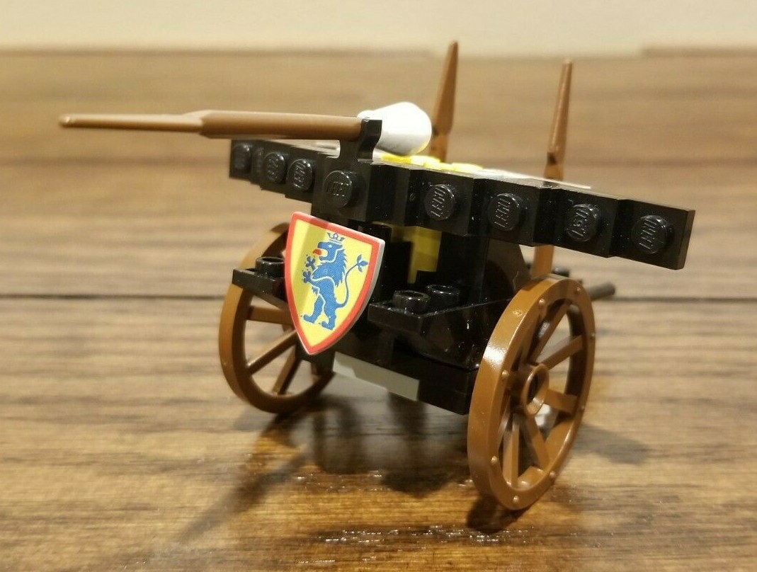 Lego 6012 Legoland Lion Knights Siege Cart - Complete, with ...