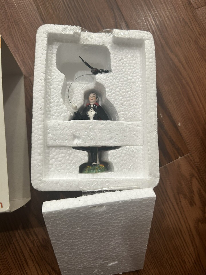 Dept 56 A VAMPIRE'S BEST FRIEND 54709 Snow Village HALLOWEEN Department ...