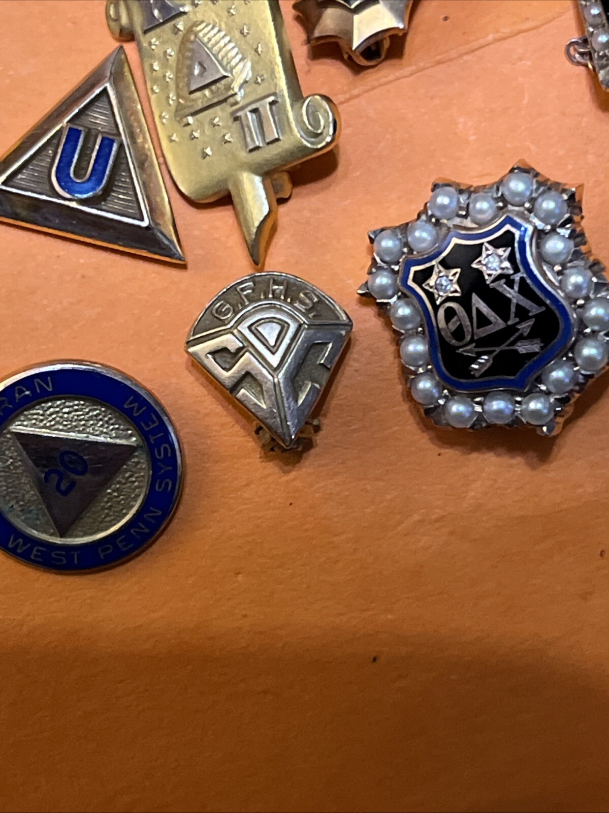 Lot 7 10k Gold Pins Fraternity Sorority 17.7 Grams Pearls sapphires ...