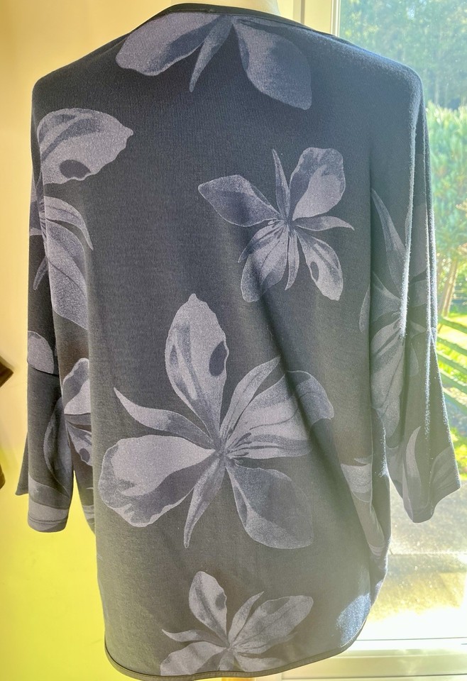 Ladies Luca Vanucci Navy Floral Print Oversized summer Top Made In ...