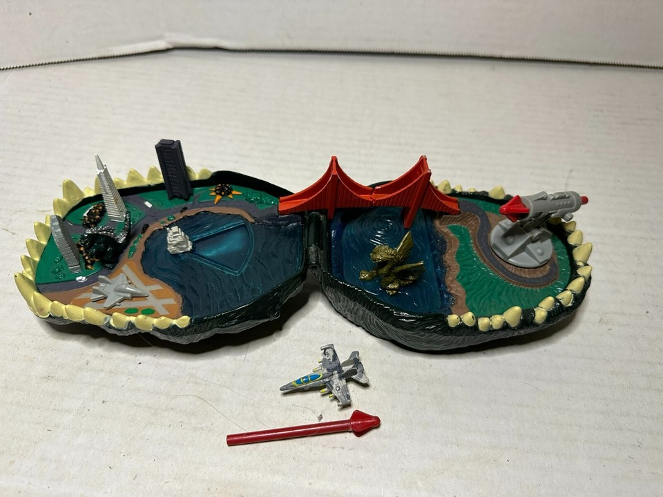 Trendmasters Micro Battle Playset Godzilla Vs Mechagodzilla used ...