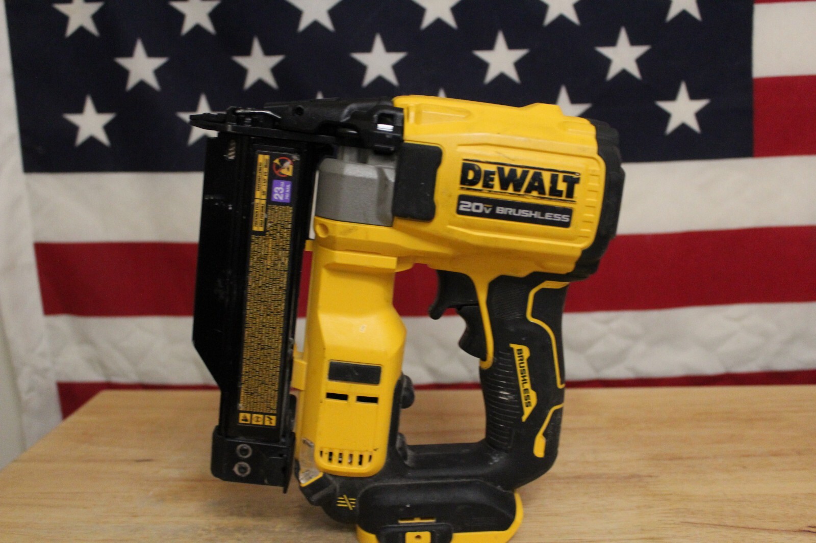 Dewalt ‎DCN623B 20-Volt 23-Gauge Brushless Cordless Pin Nailer (Tool ...