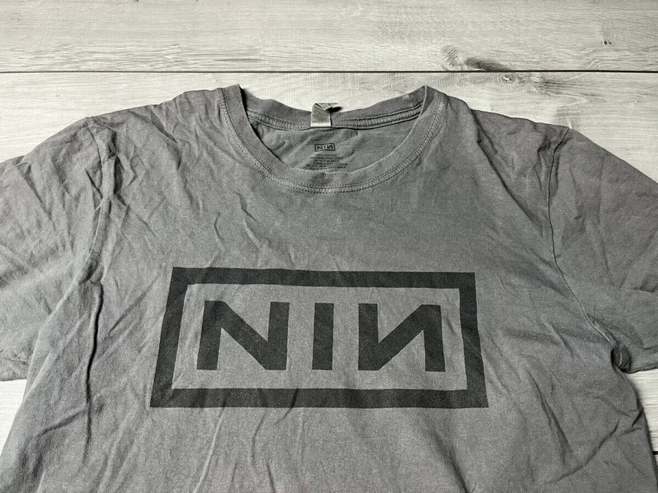 Nine inch Nails Tshirt rock band tee size Large | eBay