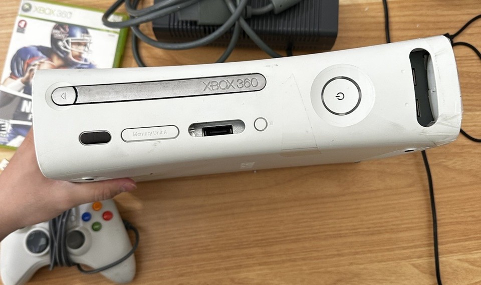 Microsoft Xbox 360 White 60GB HDD Tested Working Cracked, Disc Tray ...