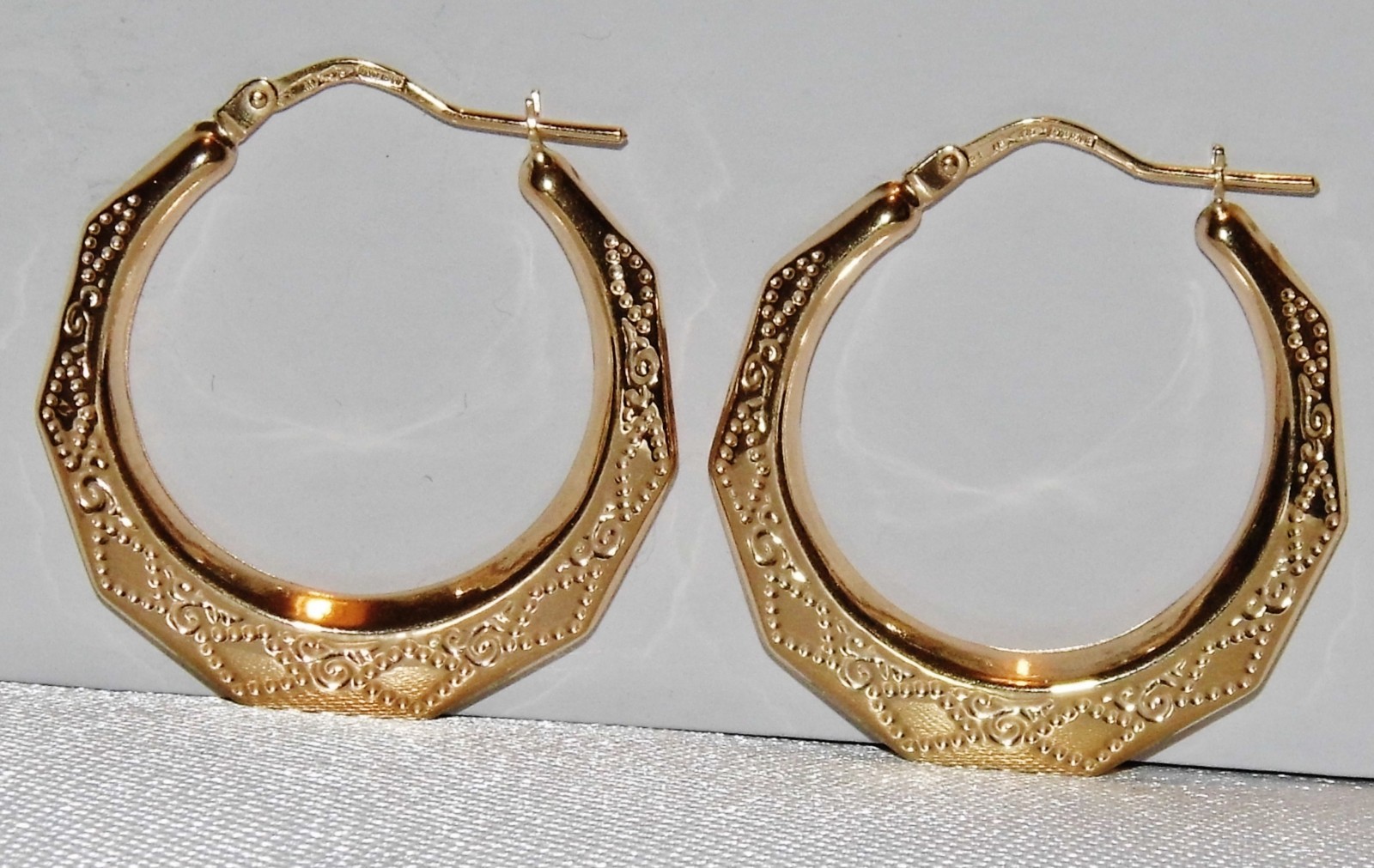9CT GOLD LARGE CREOLE HOOP EARRINGS - VICTORIAN STYLE - DIAMOND CUT ...