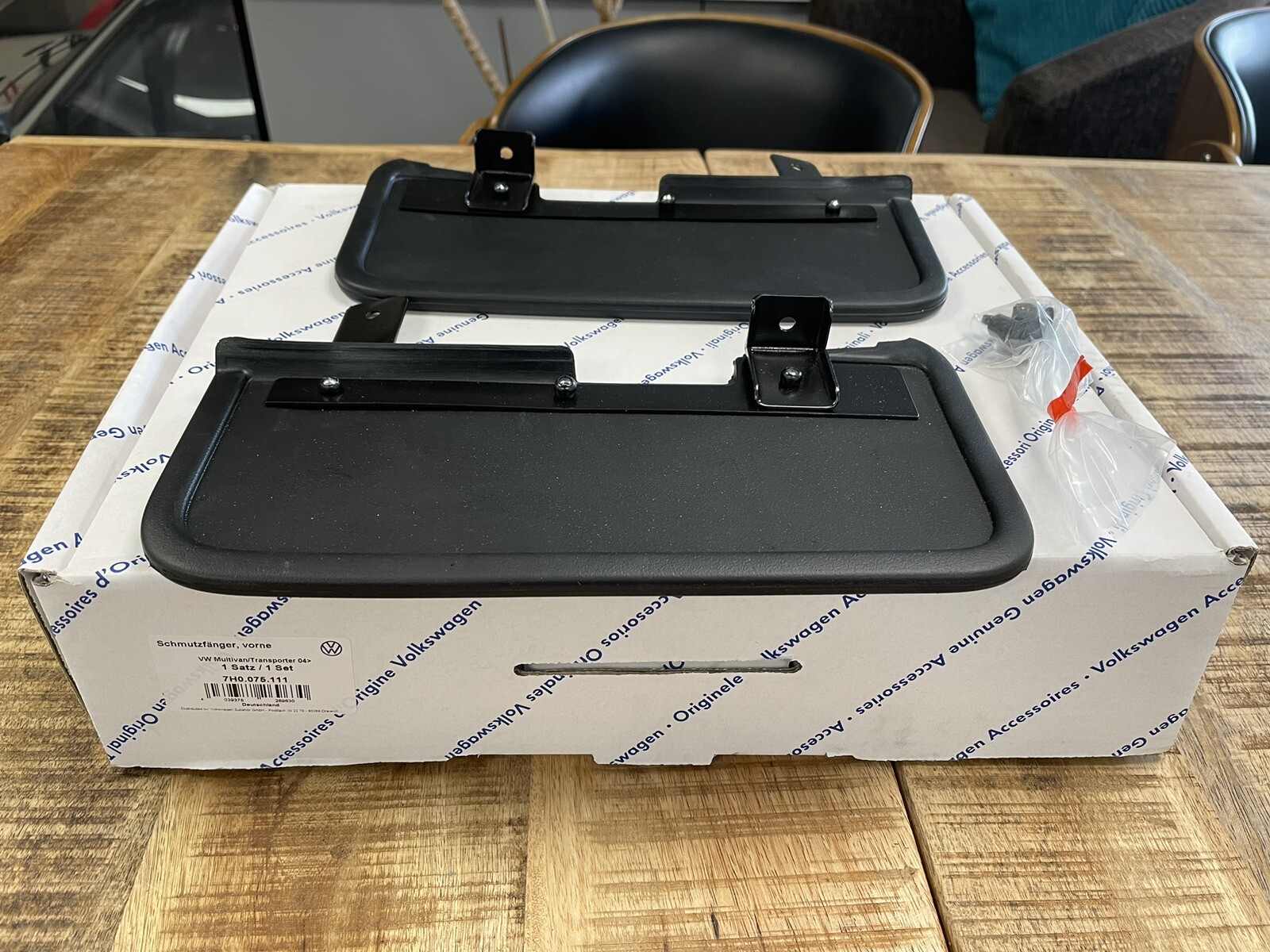 Volkswagen 7H0075111 Front Mudflap for T5 - Black Matte for sale online ...