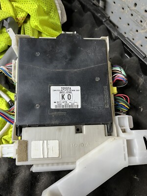 2010-2011 Toyota Prius Multiplex Body Control Module BCM w/ Fuse Box ...