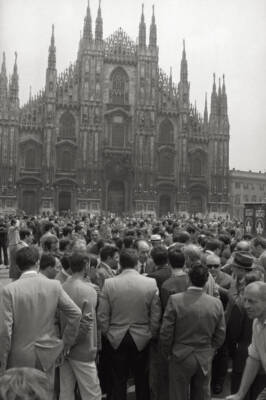 Crowds of people gathering in Piazza del Duomo Milan 1970 Old Photo 3 ...