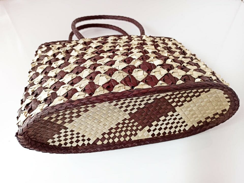 Eco Friendly Pandan Leaves (Wetakeiya) Embossed Women Bag Woven with ...