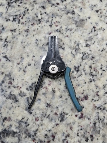 Klein Tools Katapult 11063 Solid & Stranded Wire Stripper Cutter ...