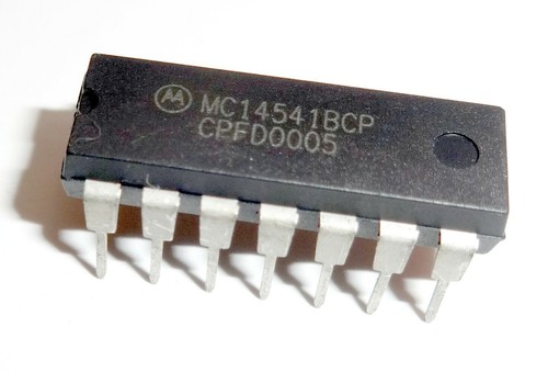 MC14541BCP = CD4541 Programmable Timer 3V-18V DIP ... 4-Stück | eBay