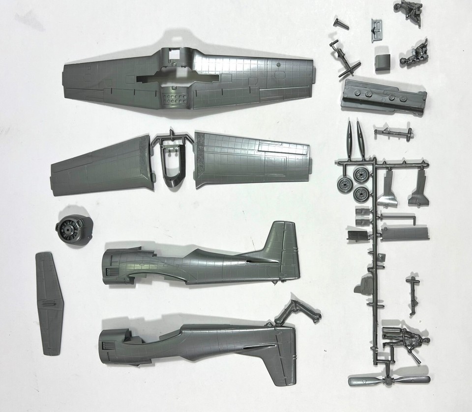 MONOGRAM. PA28-98. U.S. AIR FORCE T-28A TRAINER. FOUR STAR. 1957 1/48 ...