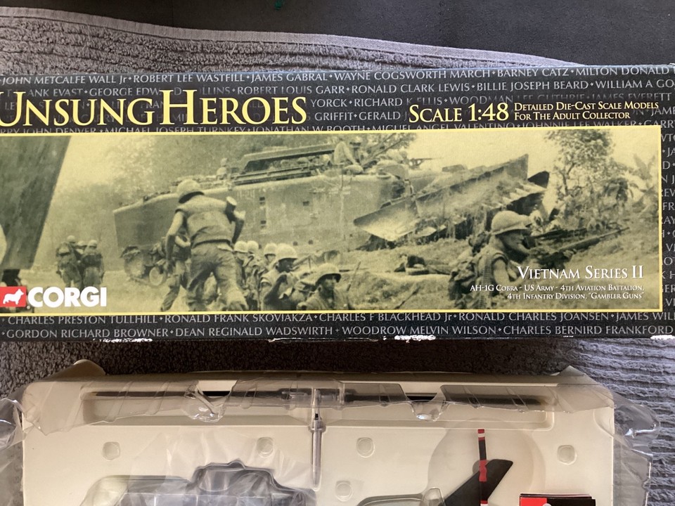 CORGI US51203: VIETNAM SERIES II, AH-1G COBRA U.S. ARMY "GAMBLER GUNS ...