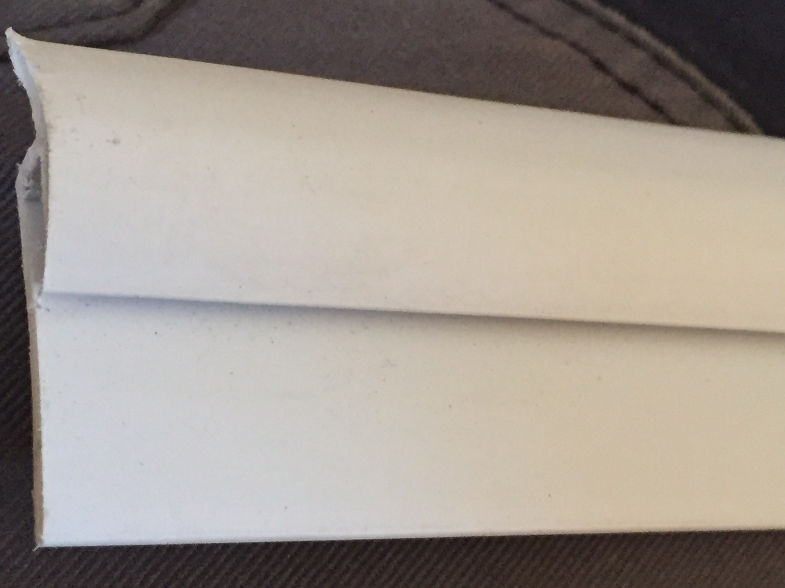 Cove Former ucs1 / Black & White Capping Strip Sit on Skirting 2 lm wet ...