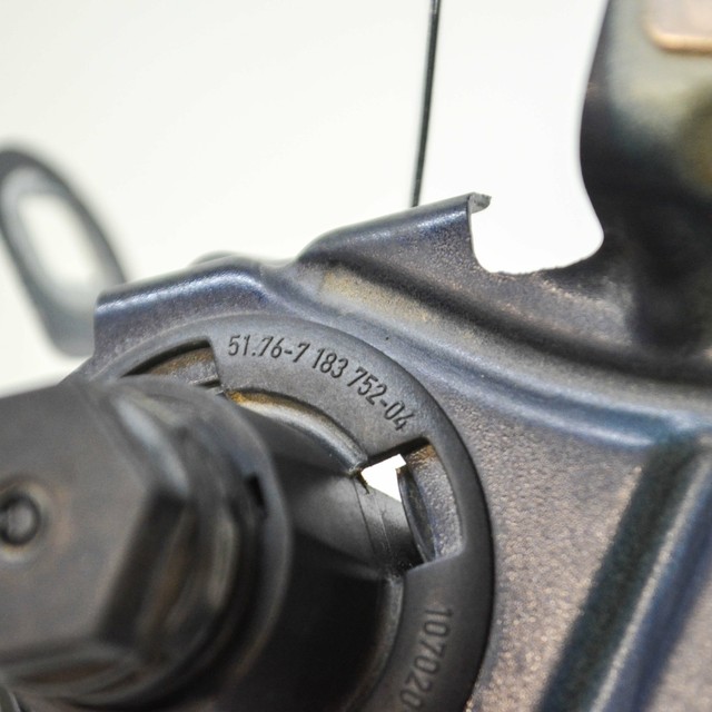 BMW 5 F10 Bonnet Hood Right Slam Adjuster Bracket 7183752 online kaufen ...