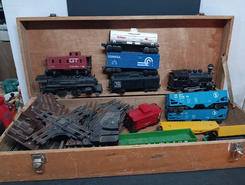 Barn Find! Vintage Lionel Train Set 40pc Track 2 Engines 11 Cars Power ...