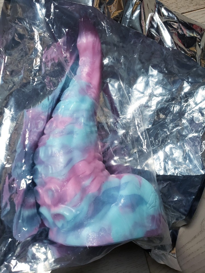 NEW Bad Dragon TAKO Fantasy MEDIUM GLOW Silicone Dildo Toy GITD RARE | eBay