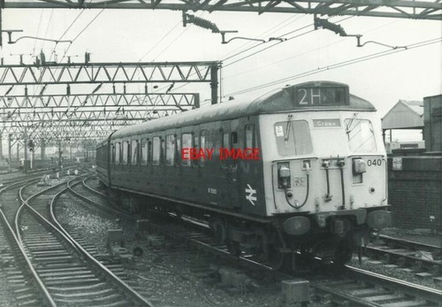 PHOTO CLASS 304 EMU NO 040 (LATER NO304 040)ARRIVING AT MANCHESTER ...