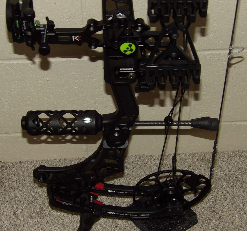 Black LEFT Hand, Loaded Mathews Phase 4/29 Bow Package - Many D/L ...
