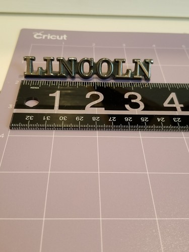 1981 1982 LINCOLN TOWNCAR METAL SCRIPT NOSE EMBLEM | eBay
