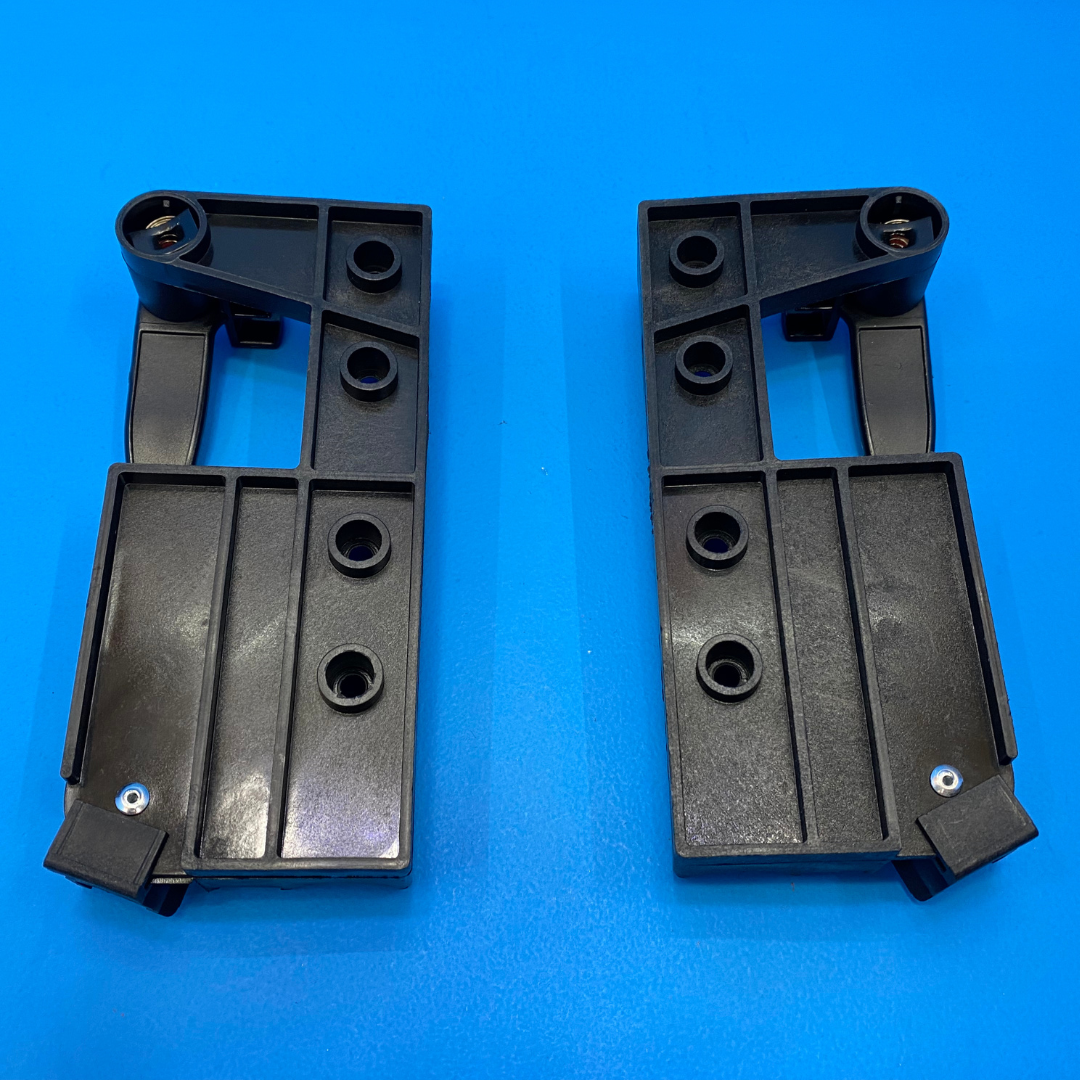 2 x Ranger Caravan Skylight or Hatch Locking Mechanisms 1 x LH & 1 x RH ...