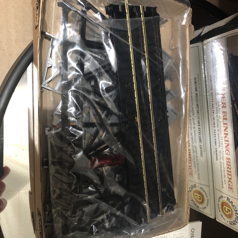 Bachmann HO Scale Over/Under Blinking Bridge & Trestle Set NEW Open Box ...