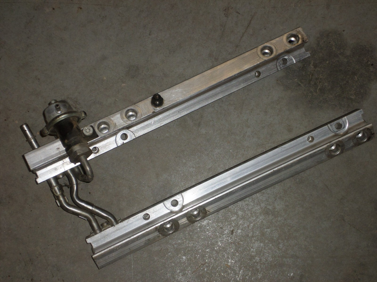 92 93 Corvette LT1 FUEL RAIL w Adjustable REGULATOR 350 GM 17092005 #3 ...