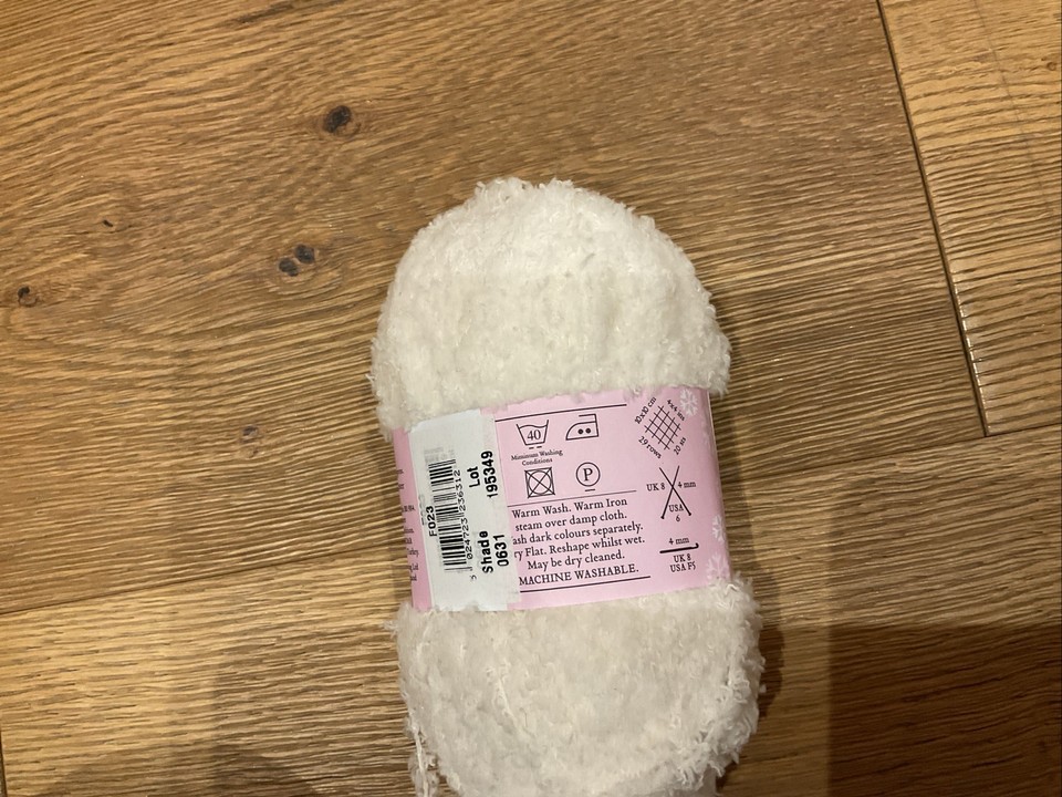 Sirdar Snuggly Snowflake Baby Chunky Yarn 6x25g Ball Shade 0631 Cream ...