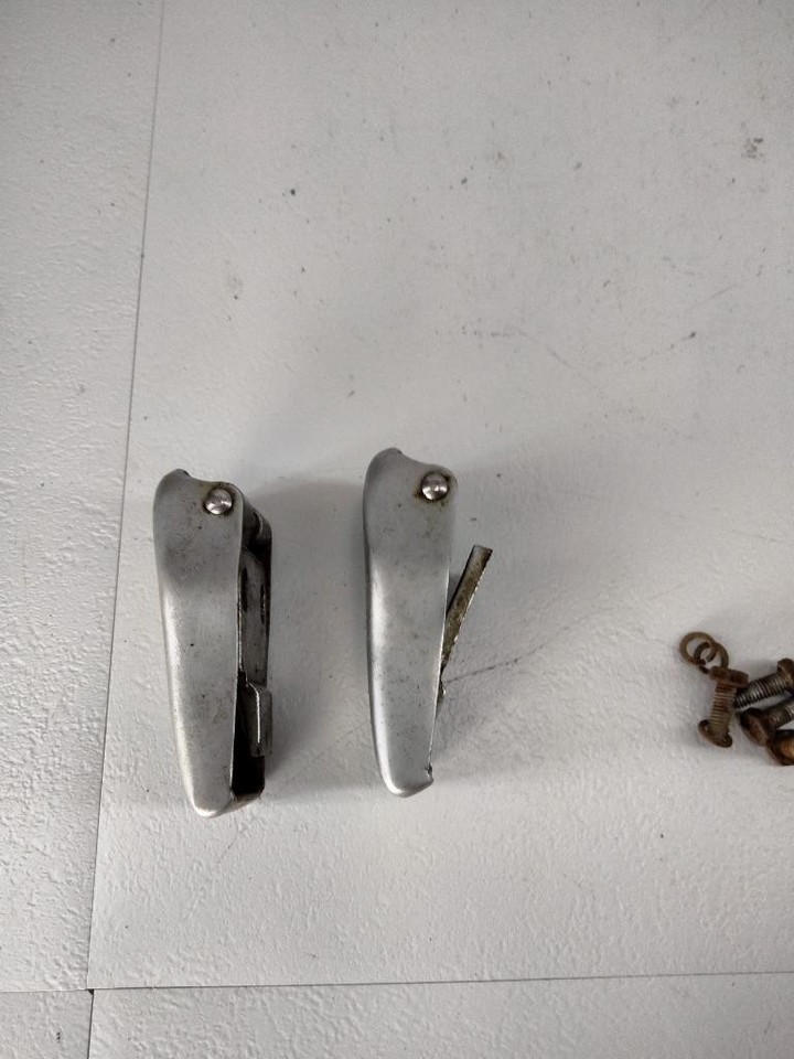 1967 to 1970 MG MGB Convertible Top Clamp Latch Set (2) Header Rail ...