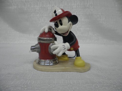 Walt Disney Classics Mickeys Fire Brigade Fireman To the Rescue Mickey ...