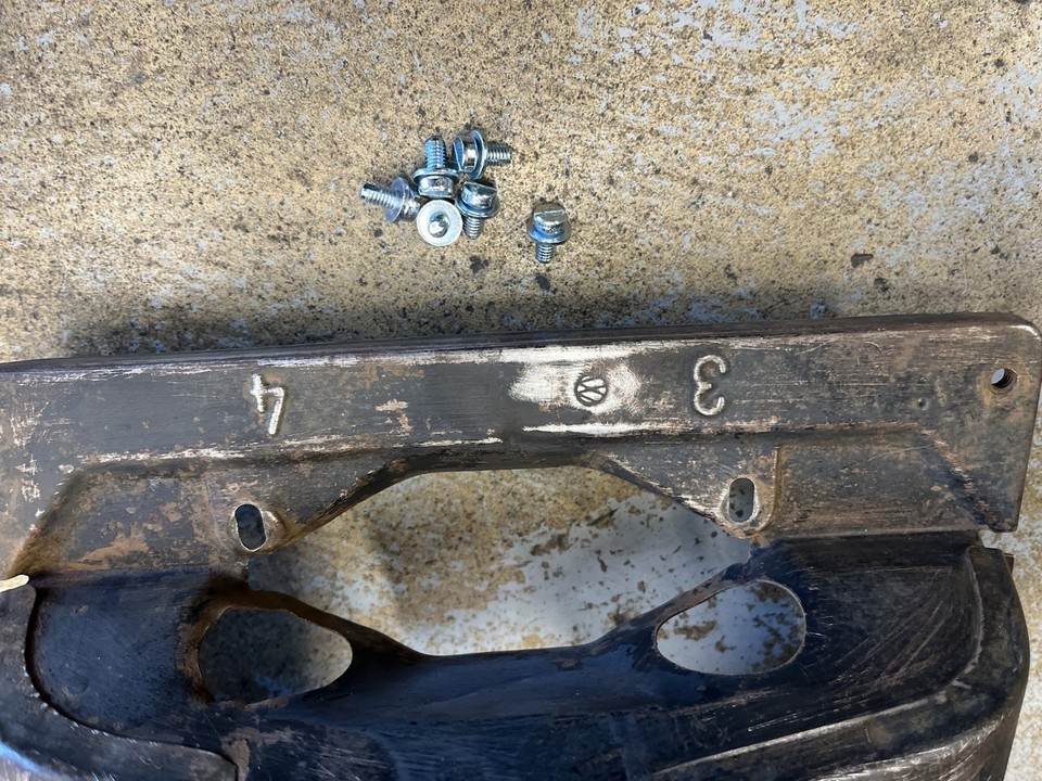 PAIR OF OEM GERMAN VW BUG ENGINE DUAL PORT CYLINDER HEAD SHROUD ...