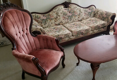 1800-1899 - Antique Victorian Parlor Set