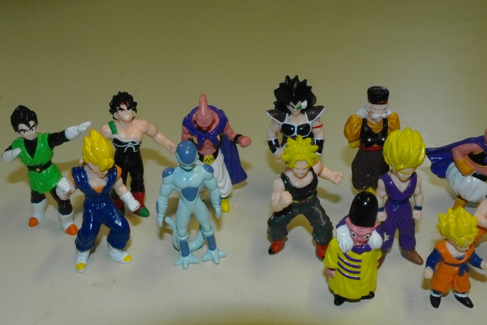 Dragon Ball Z mini PVC lot 1989 18 figures 1”-2" figures Rare! B.S./S.T ...