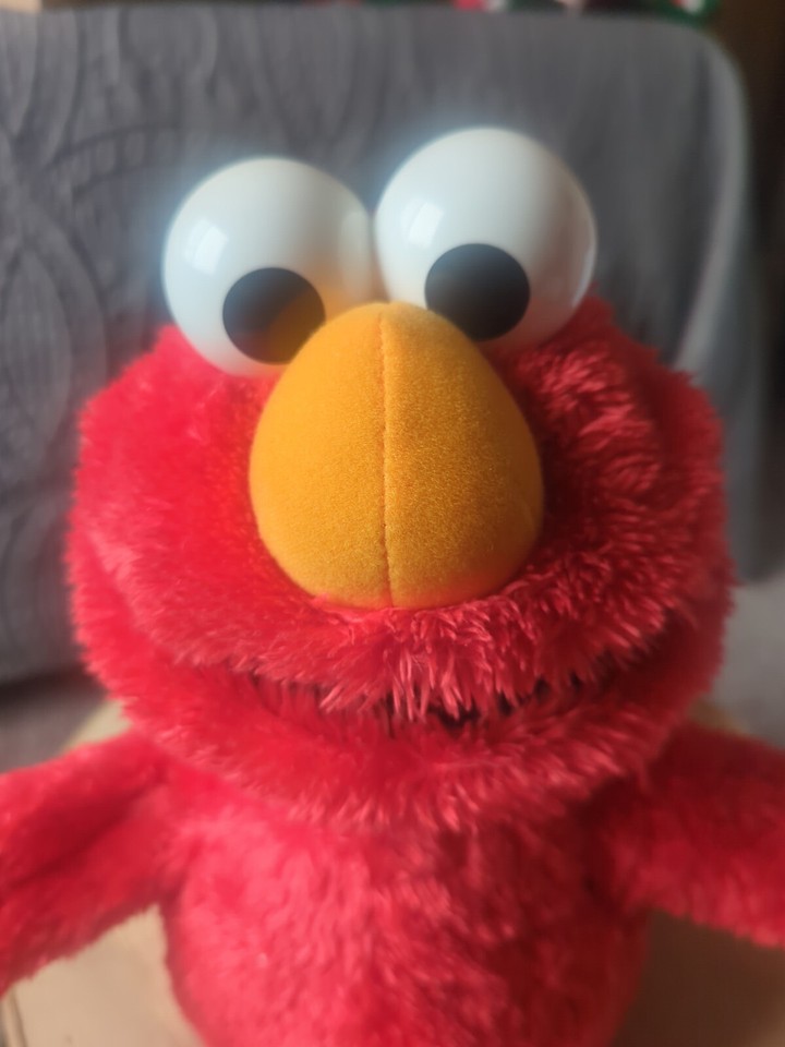 Big Hugs Elmo A4256 Sesame Street Plush Interactive 22" Large Toy | eBay