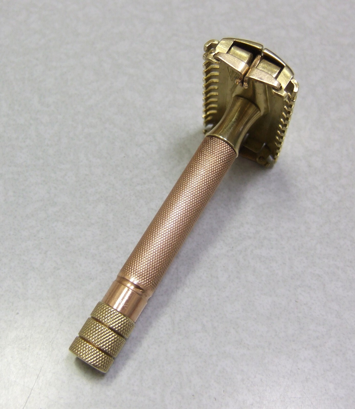 1937-39 GILLETTE SHERATON TTO SAFETY RAZOR SET IN CASE - La Paz County ...