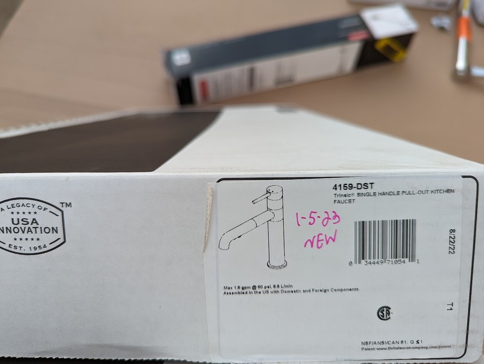 Delta 4159-DST Trinsic Single-Handle Pull-Out Sprayer Kitchen Faucet In ...