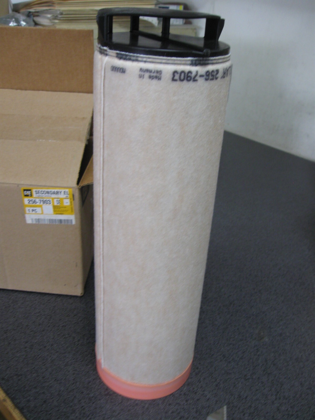 CATERPILLAR 2567903 - Air filter cross reference