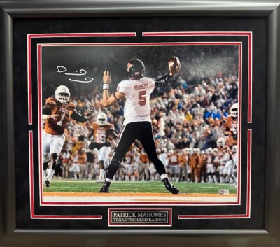 Patrick Mahomes Autographed Hand Signed Custom Framed 16x20 Photo ...