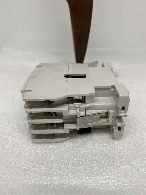 Eaton D15CR31 Series B1 4-pole Contactor 120 Volt Coil for sale online ...