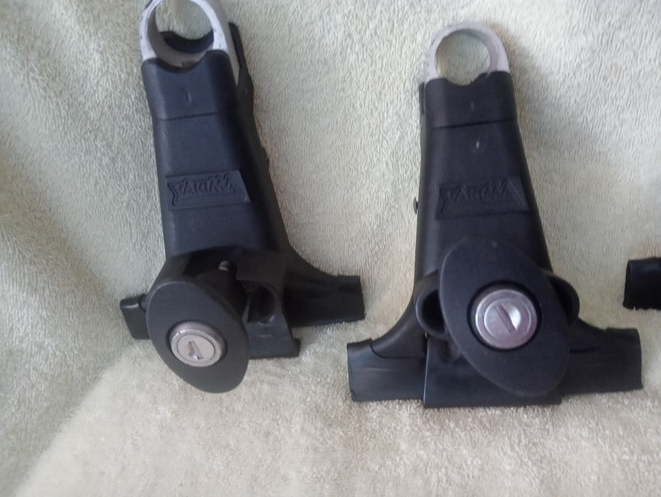 Set of 4 YAKIMA 1A Roof Rack RAIN GUTTER Towers ROUND BAR / KEYS ...